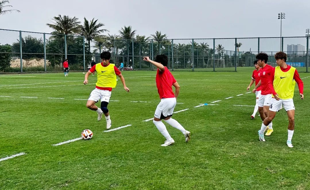 【海口冬训】长春亚泰U21队约战山东泰山U19队 以赛促训