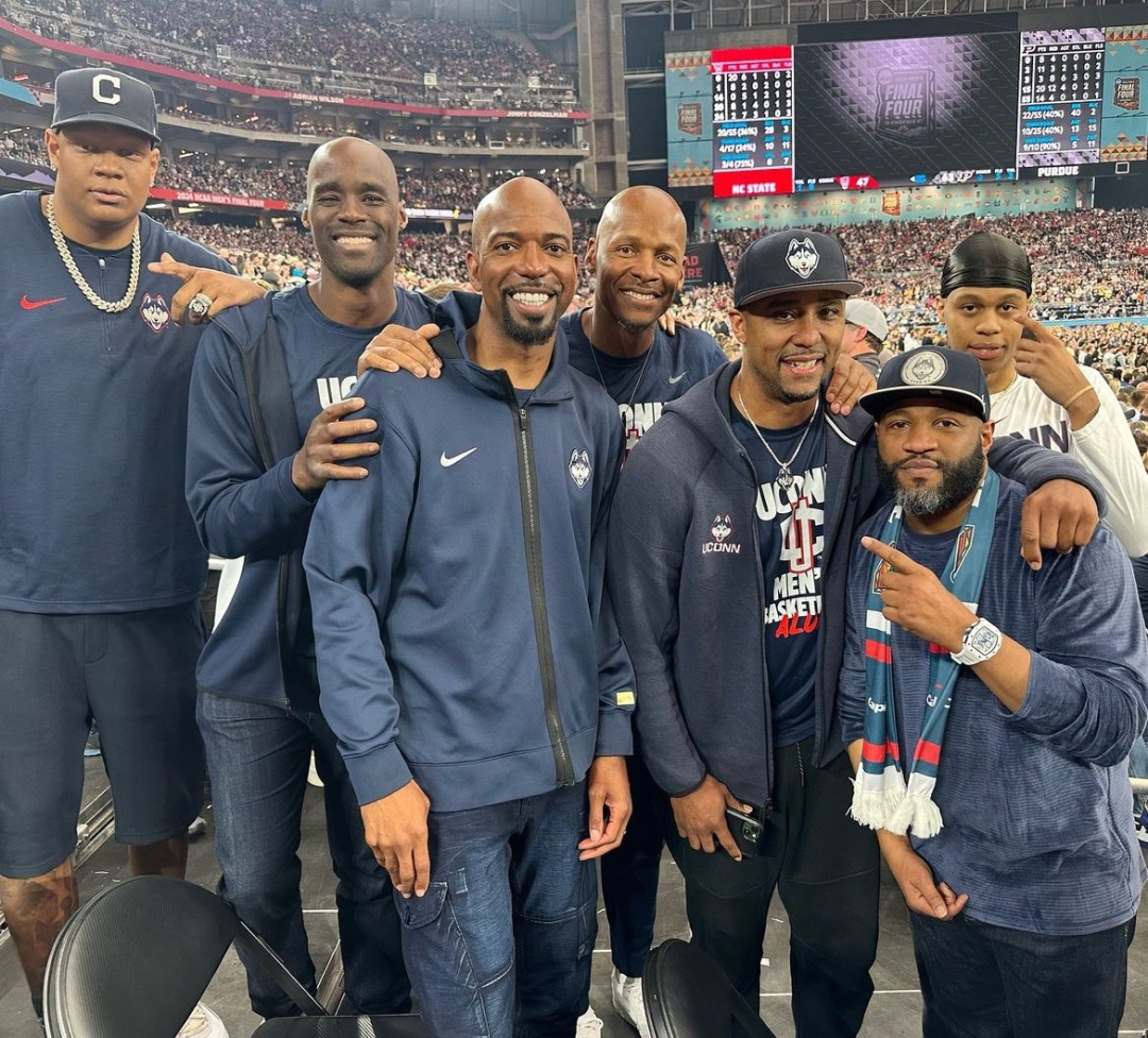 7000万校队设施，创收视纪录：这就是NCAA棒球！