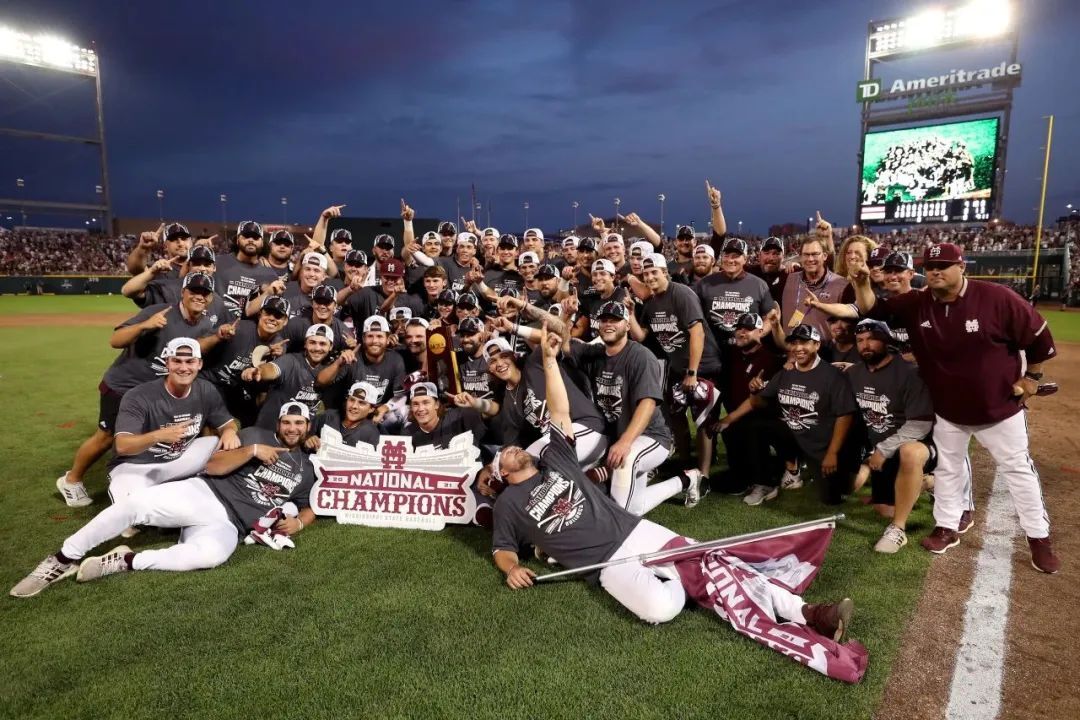 7000万校队设施，创收视纪录：这就是NCAA棒球！